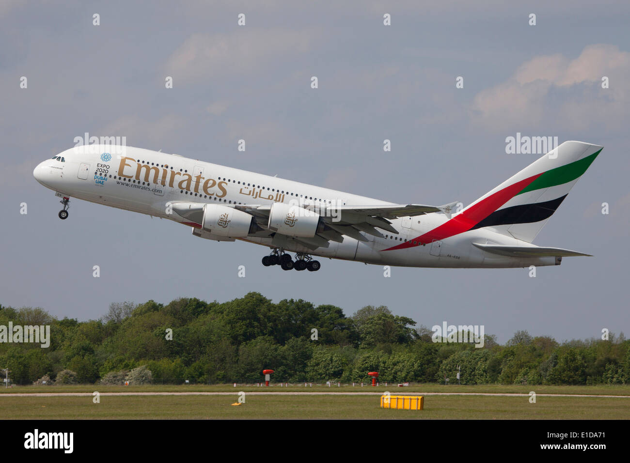 Airbus a380 double deck wide body hi-res stock photography and images ...