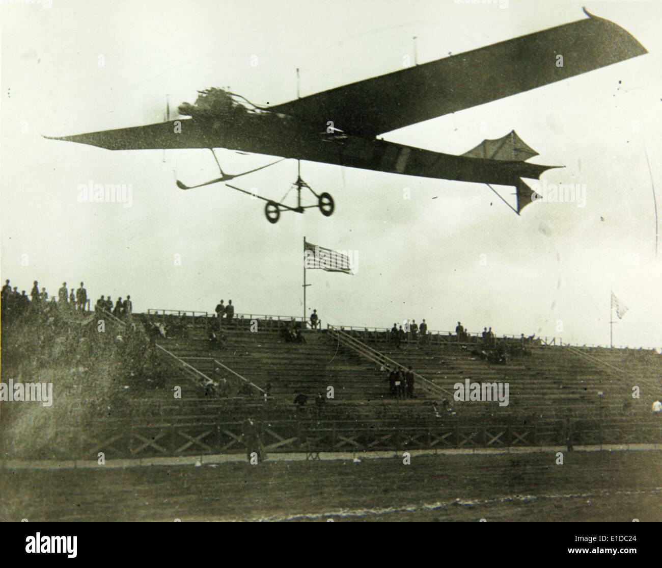 The Antoinette aircraft was a pioneering French design from the early ...