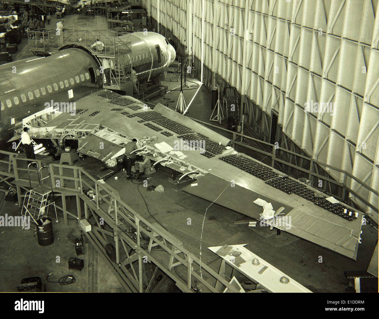 The Convair 880 was a commercial jet airliner developed by Convair in ...