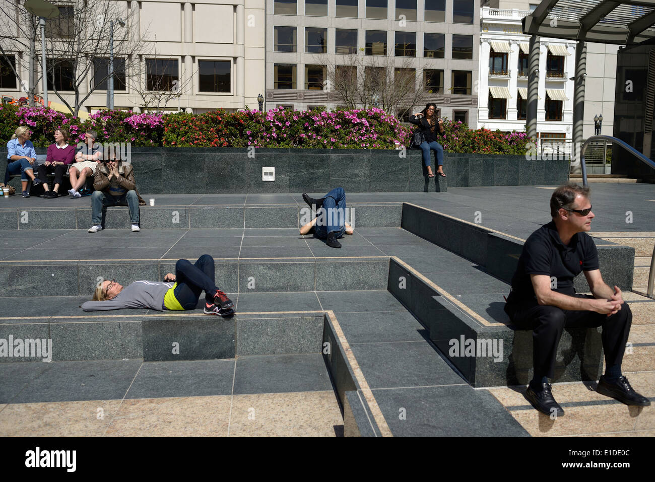 union square people relax san francisco california Stock Photo - Alamy