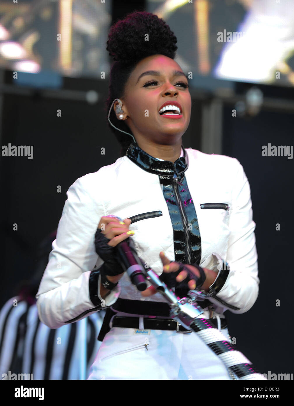 Philadelphia, Pennsylvania, USA. 31st May, 2014. R&B singer, JANELLE ...