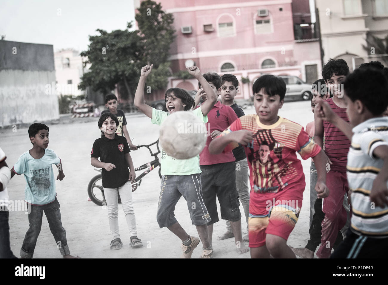 Bahraini children hi-res stock photography and images - Alamy