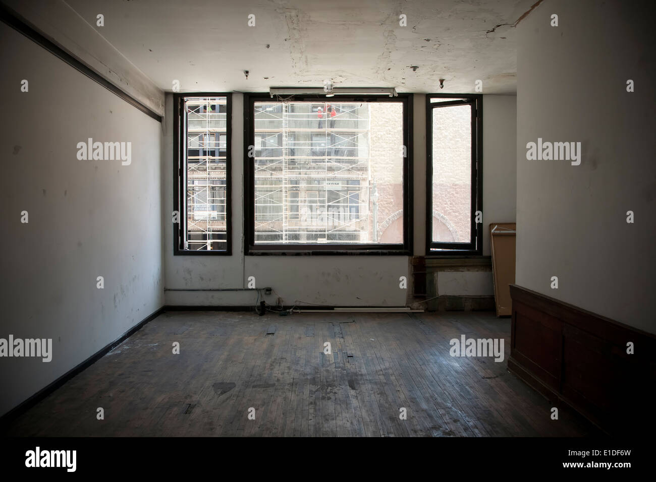 Vacant room hi-res stock photography and images - Alamy