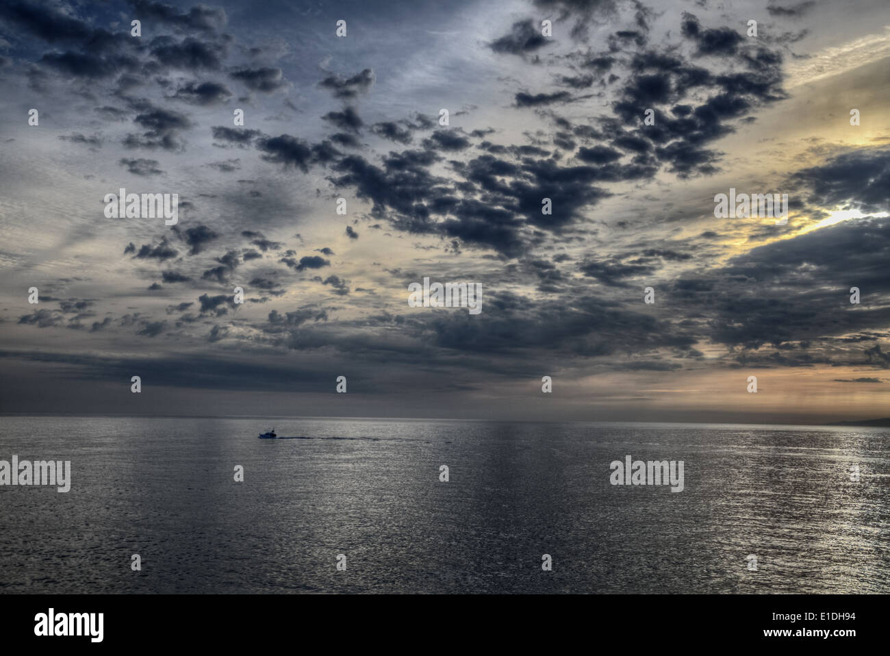 Clean ocean view hi-res stock photography and images - Alamy