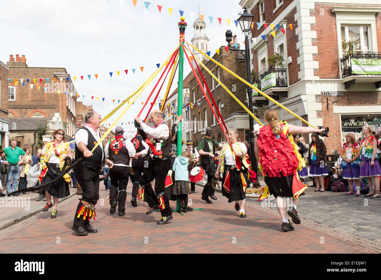Maypole dancing traditional dance hi-res stock photography and images ...