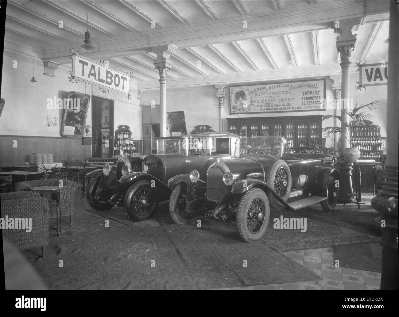 Salon event design Black and White Stock Photos & Images - Alamy