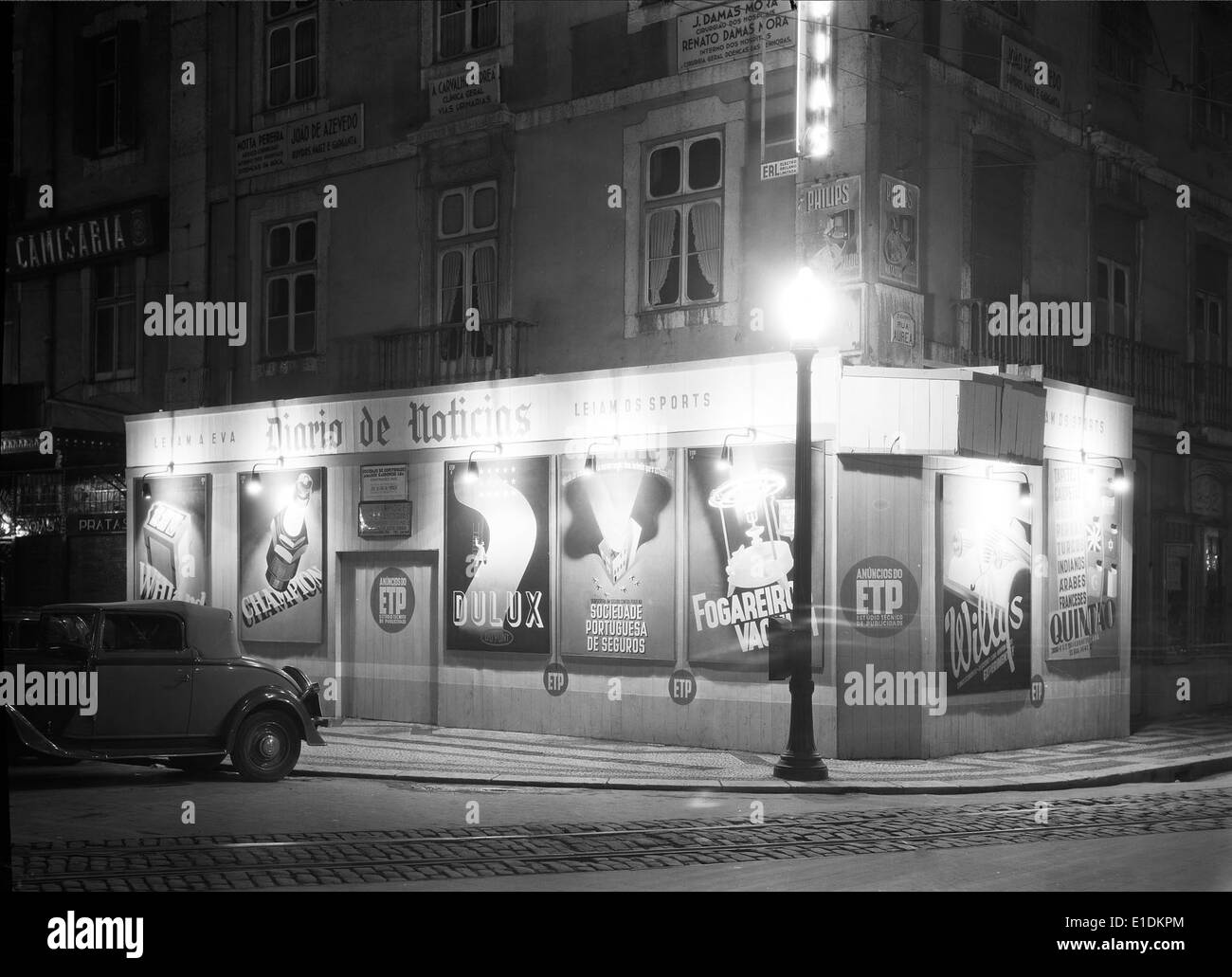 Cartazes publicitários in Portugal feature a variety of advertising ...
