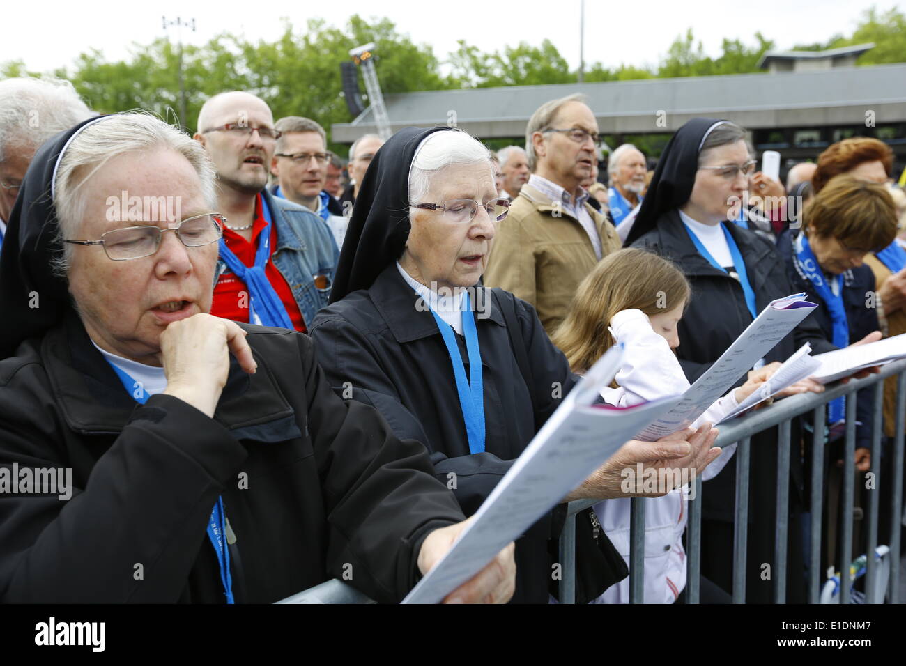 REGENSBURG, GERMANY- JUNE 1: Two nuns sing during the closing mass of ...