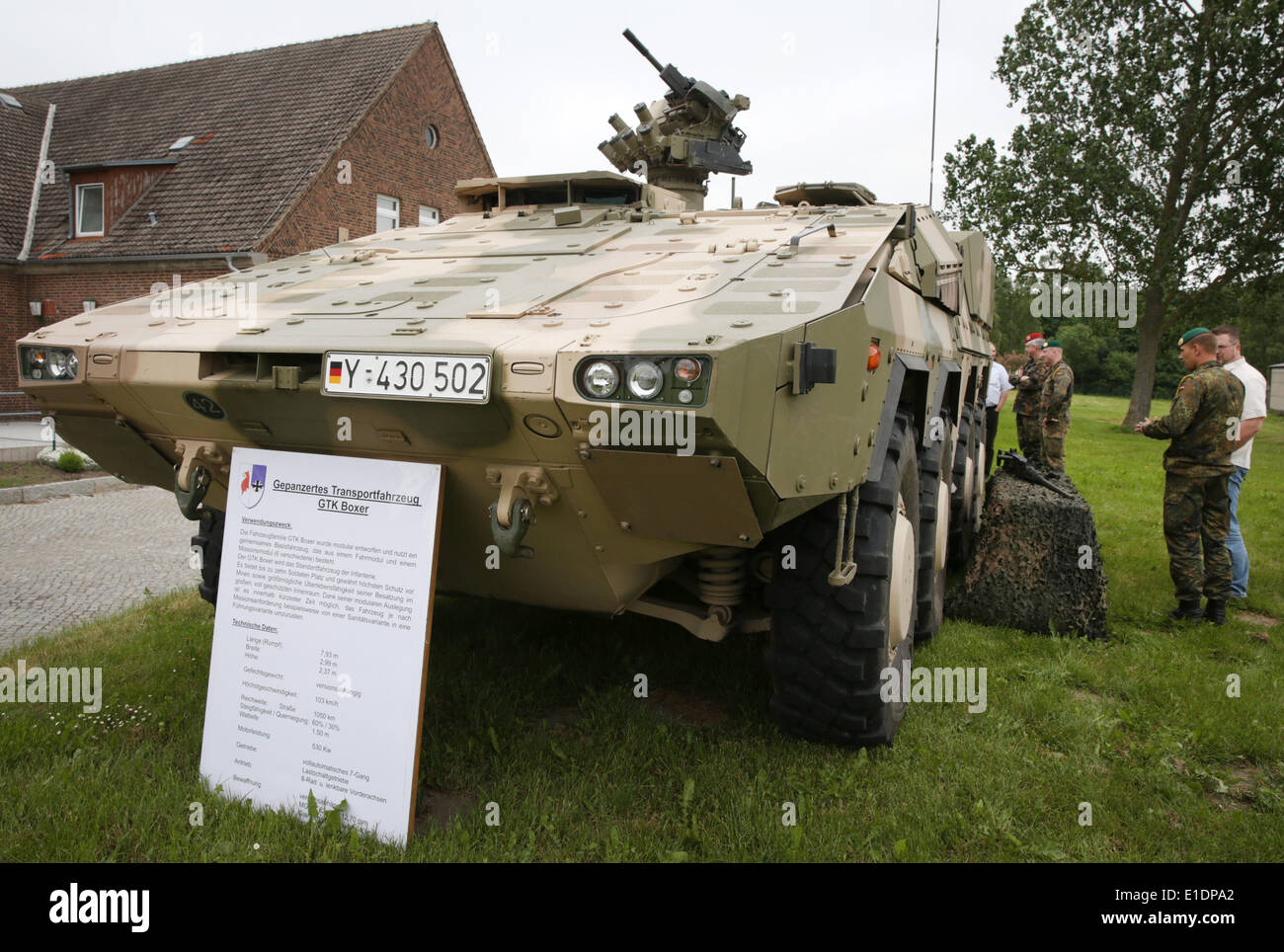 Armoured fighting vehicles hi-res stock photography and images - Alamy