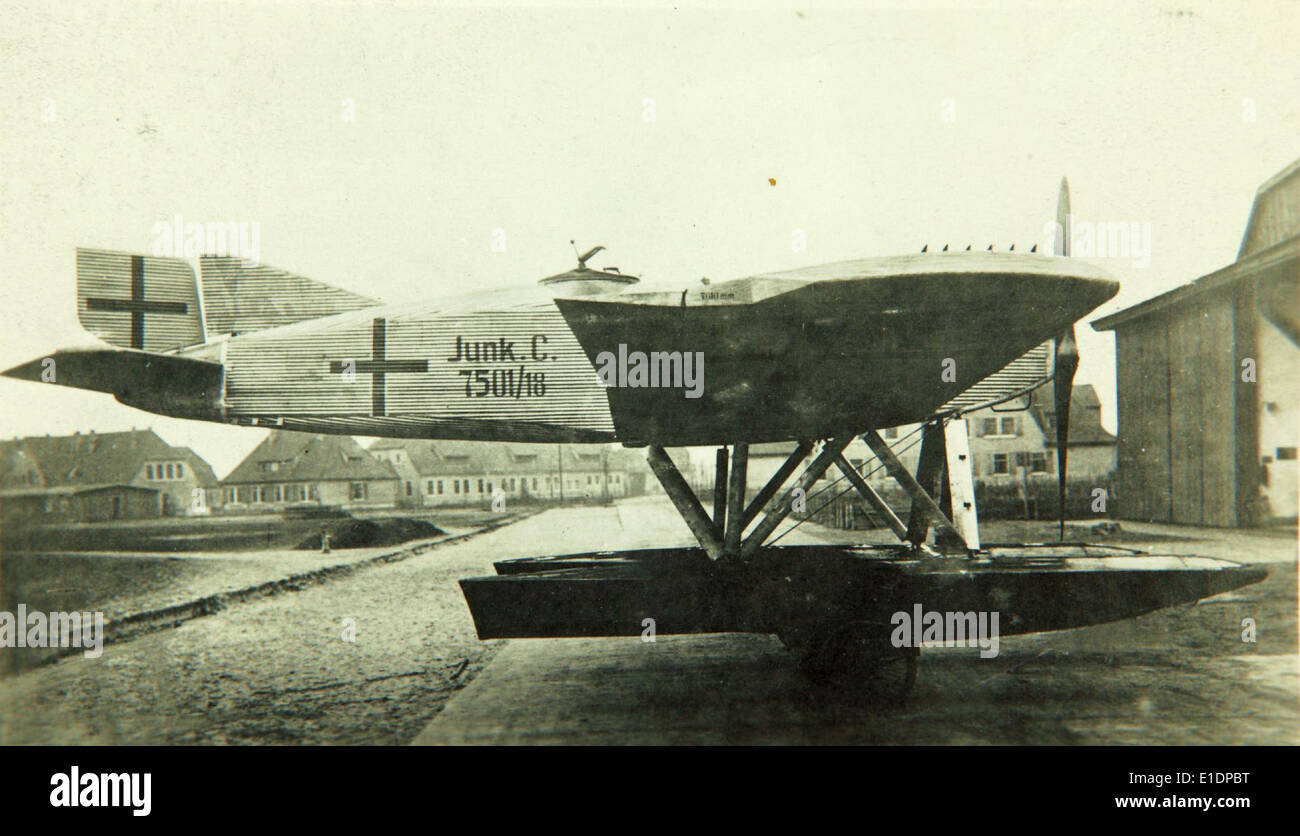 Bomber wwi hi-res stock photography and images - Alamy