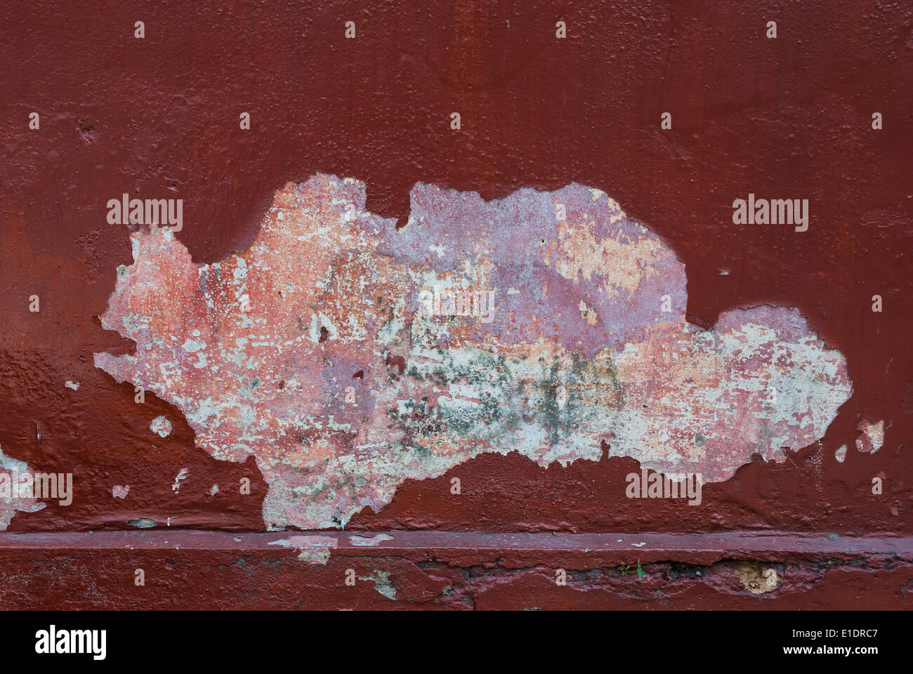 Crack interior wall hi-res stock photography and images - Alamy