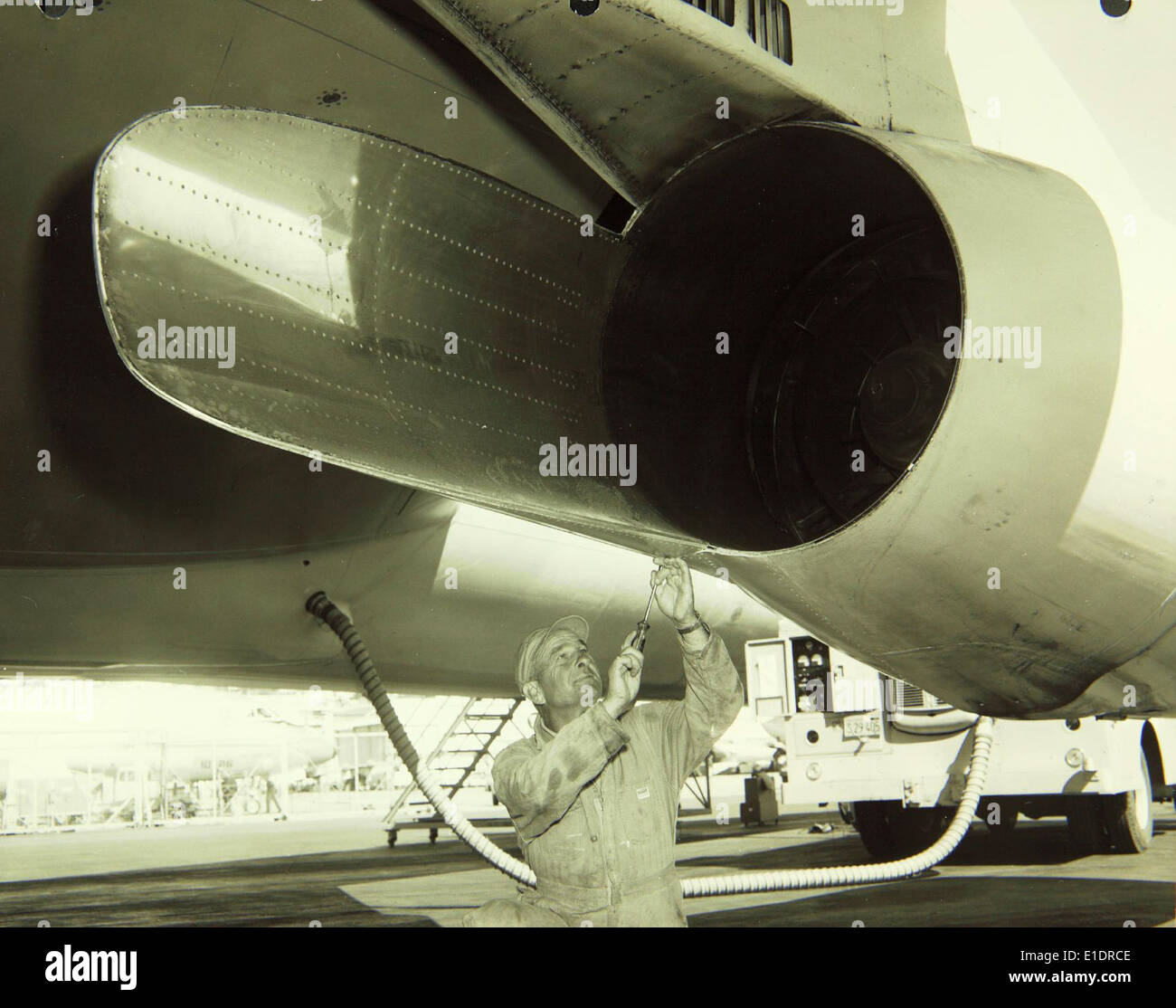 The Convair 880 was a commercial jet airliner produced by Convair in ...