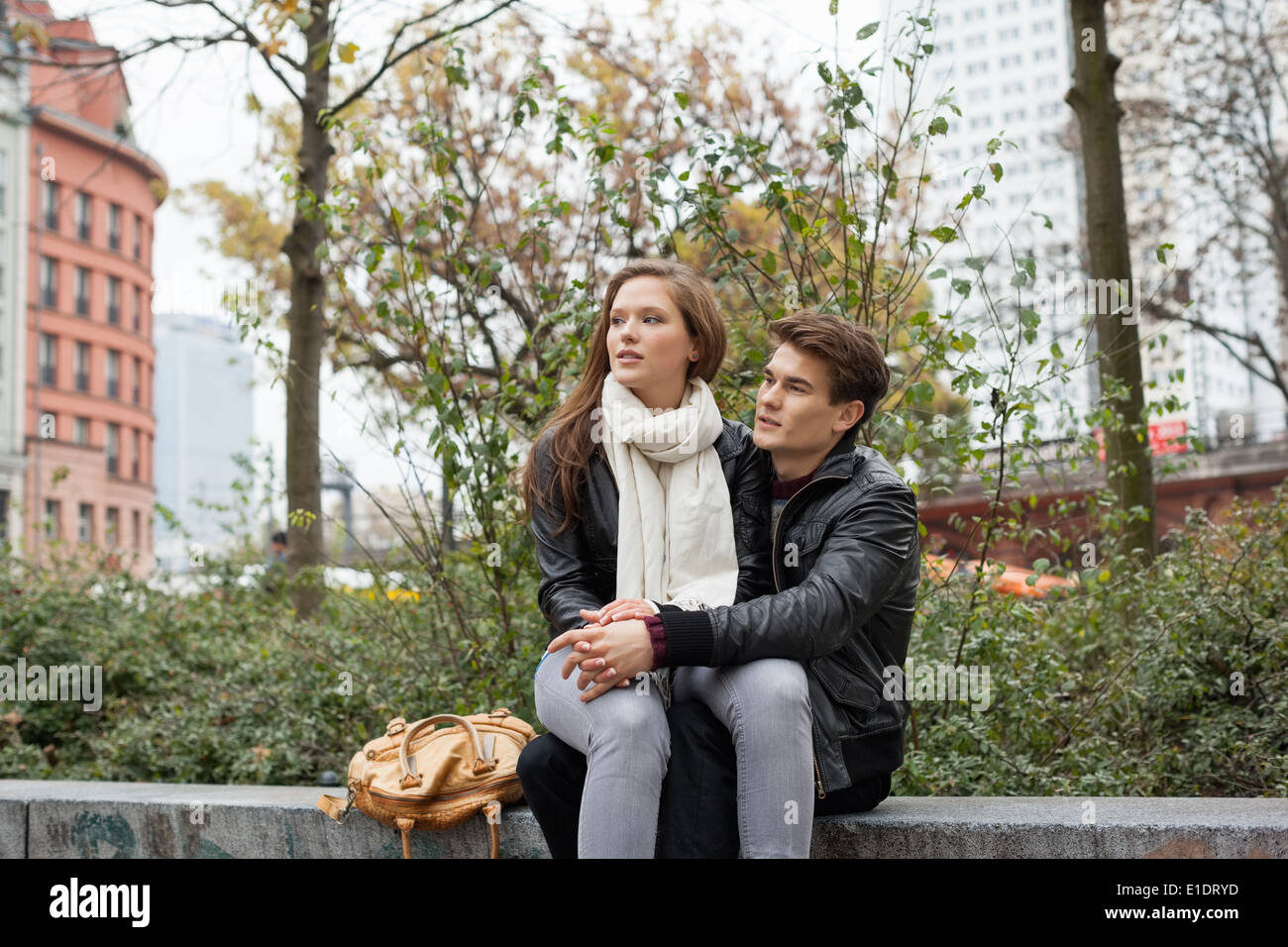 Sitting on parapet hi-res stock photography and images - Alamy