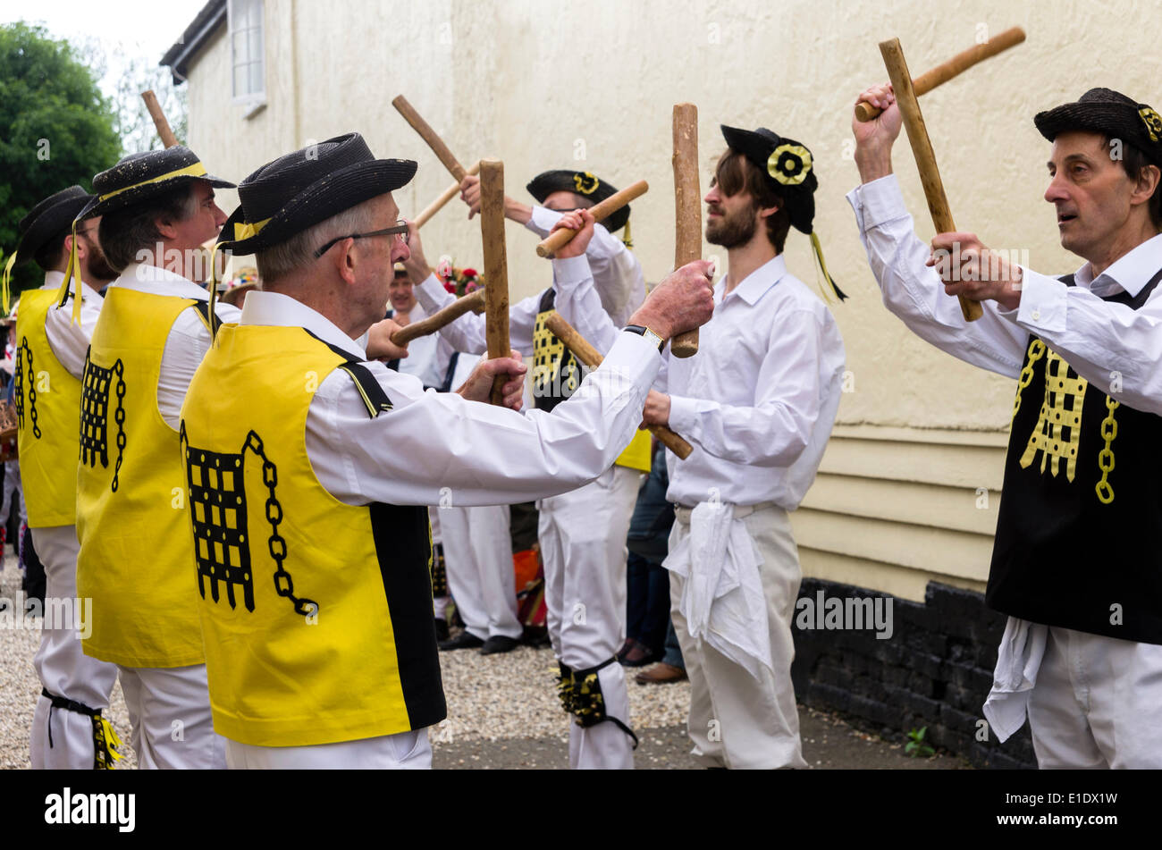 English folk dance hi-res stock photography and images - Alamy