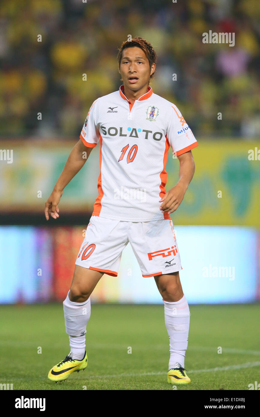 Fukuda Denshi Arena, Chiba, Japan. 31st May, 2014. Riki Harakawa (Ehime ...