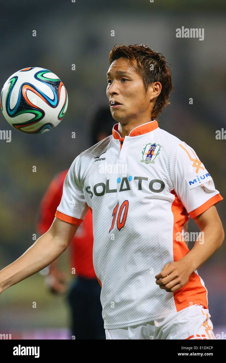 Fukuda Denshi Arena, Chiba, Japan. 31st May, 2014. Riki Harakawa (Ehime ...