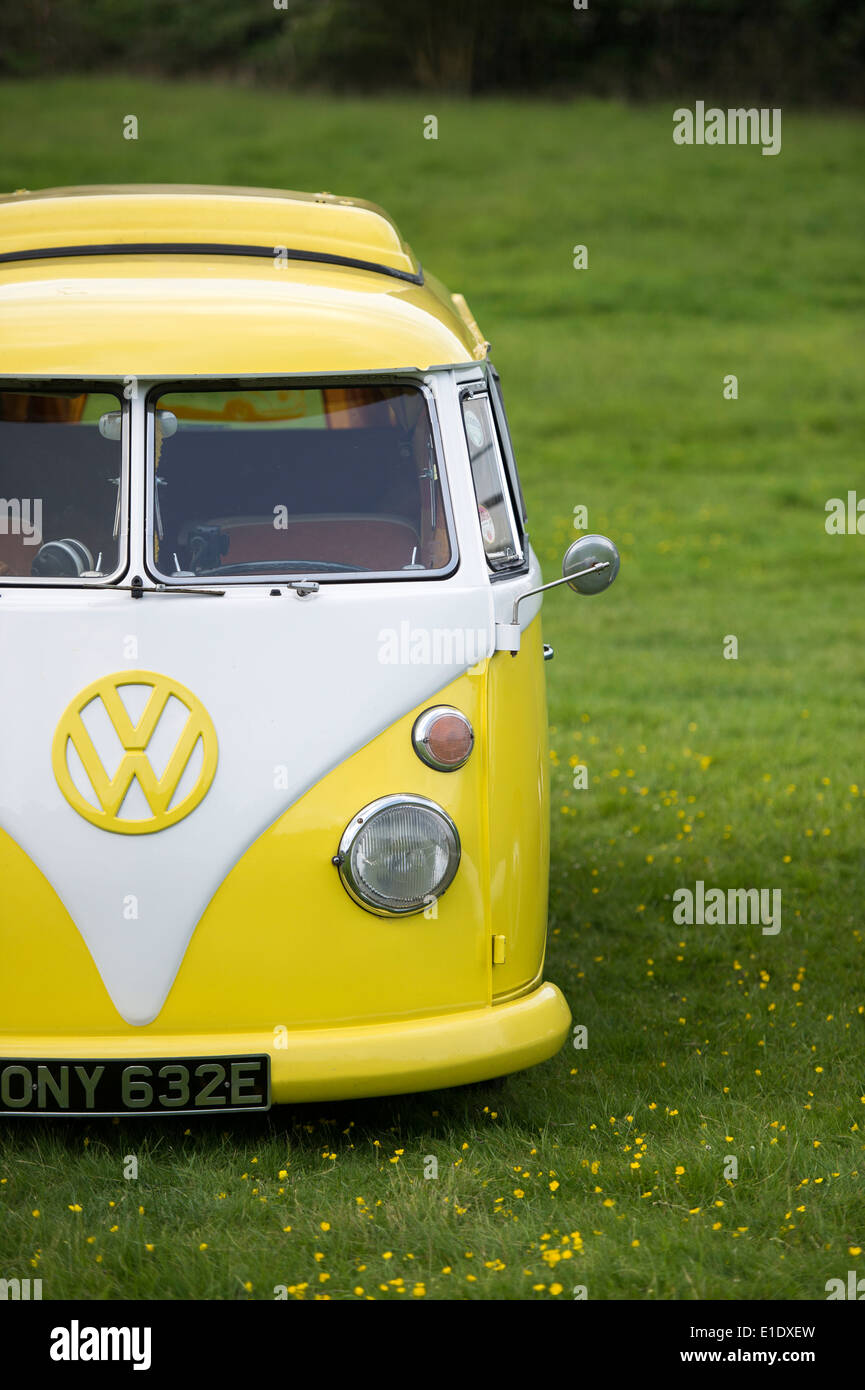 Camper van yellow vw hi-res stock photography and images - Alamy