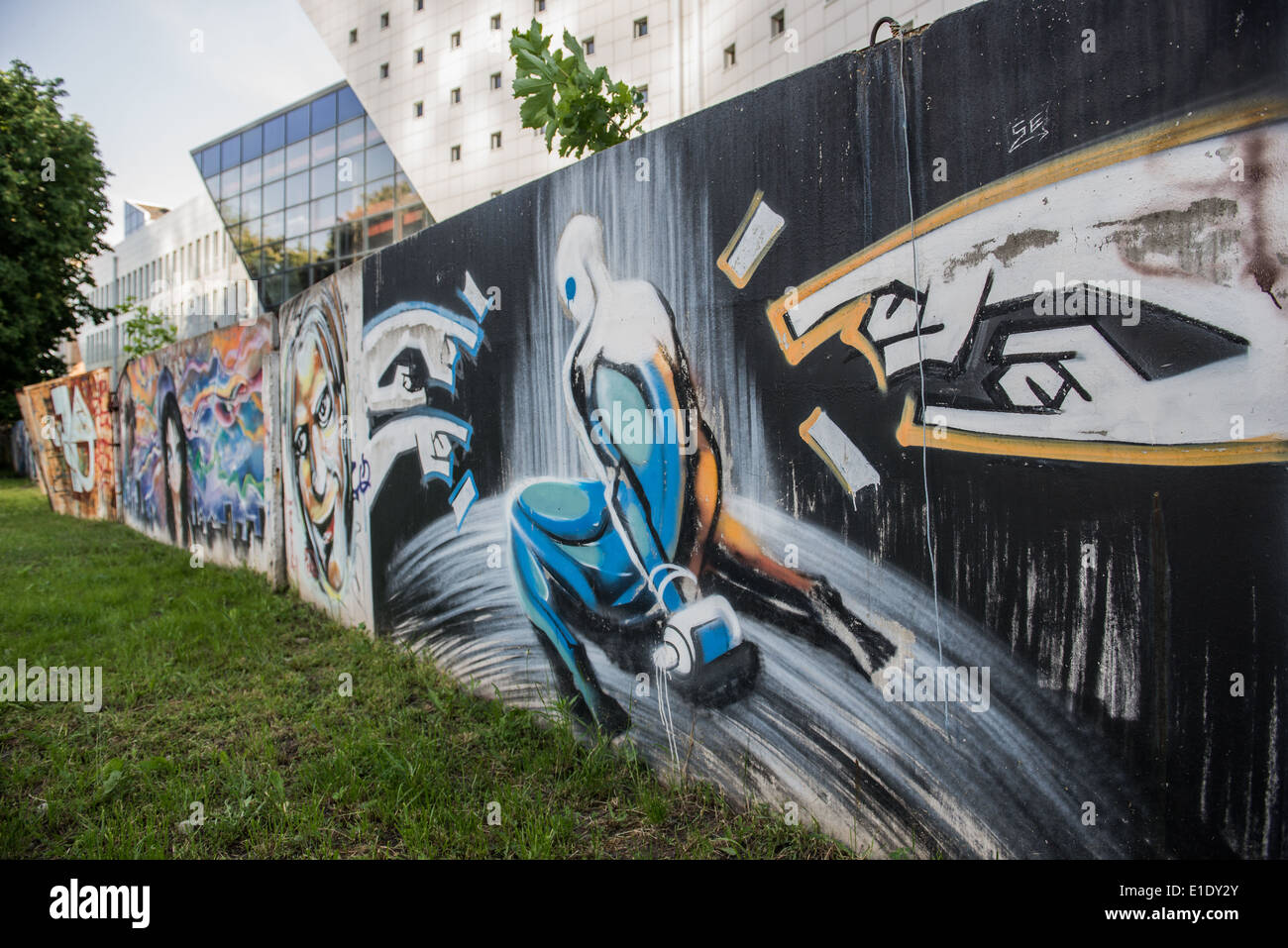 Ukraine graffiti donbas hi-res stock photography and images - Alamy