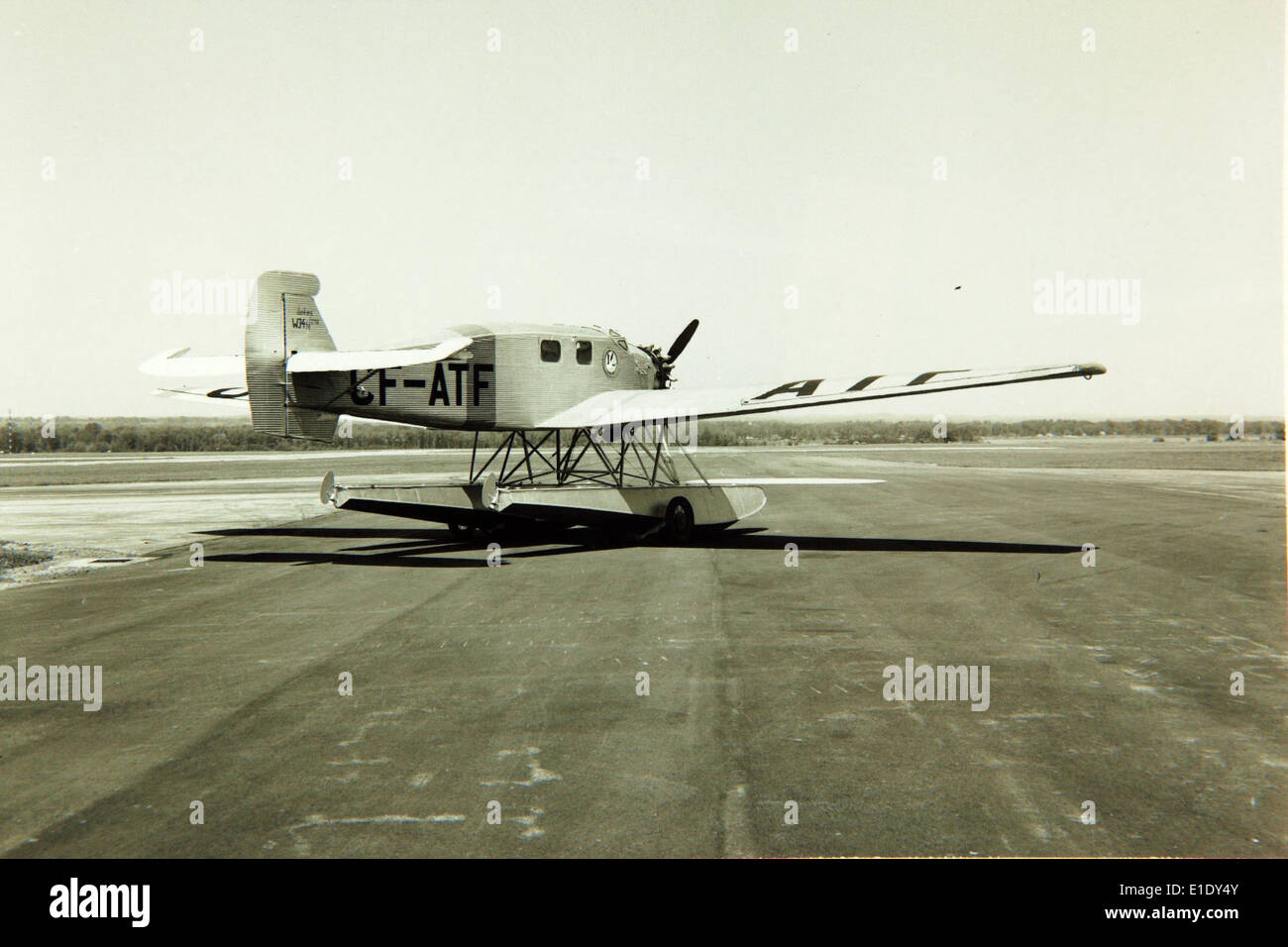 Junkers w 34 hi-res stock photography and images - Alamy