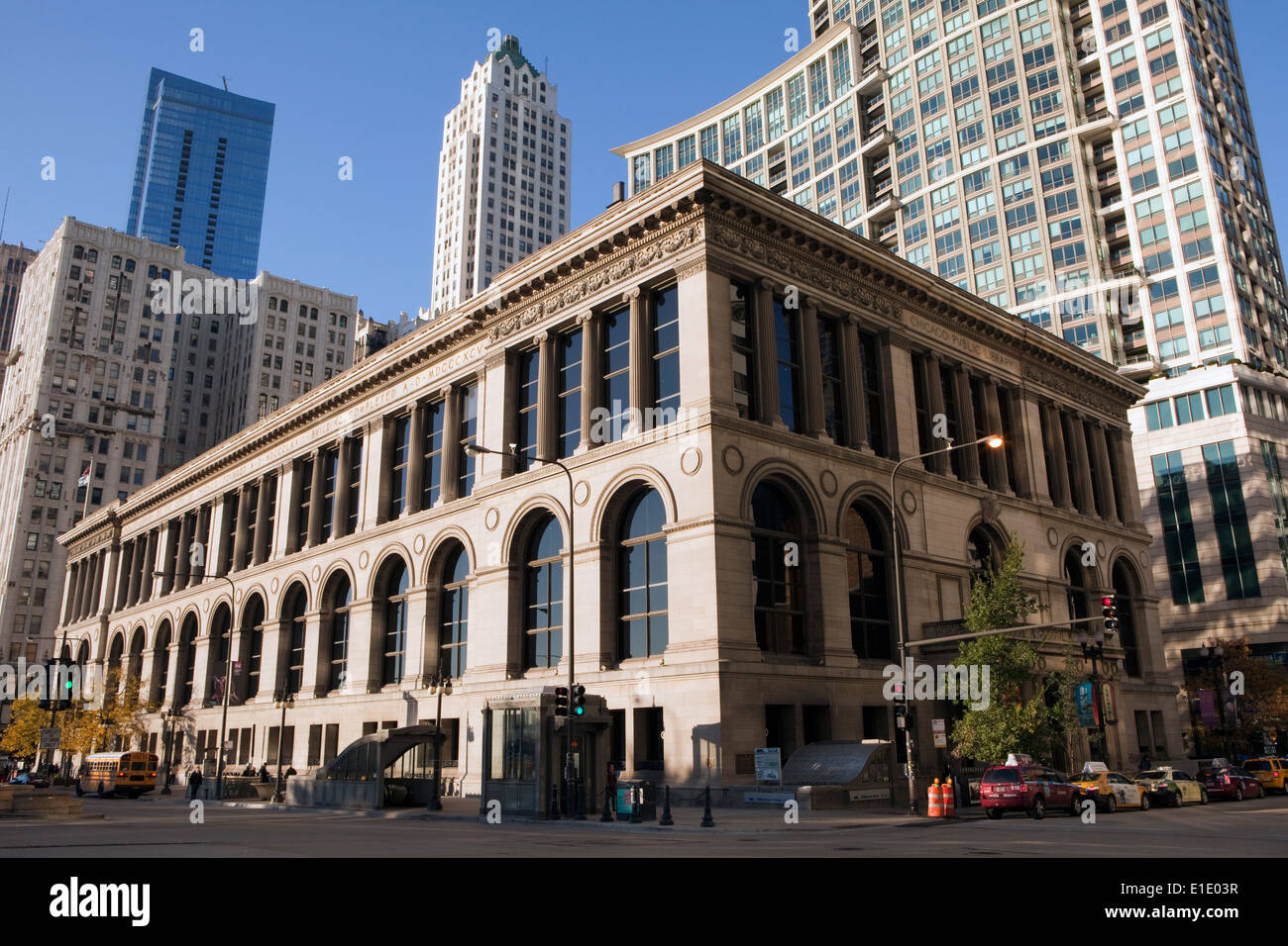 Exterior view chicago cultural center hi-res stock photography and ...