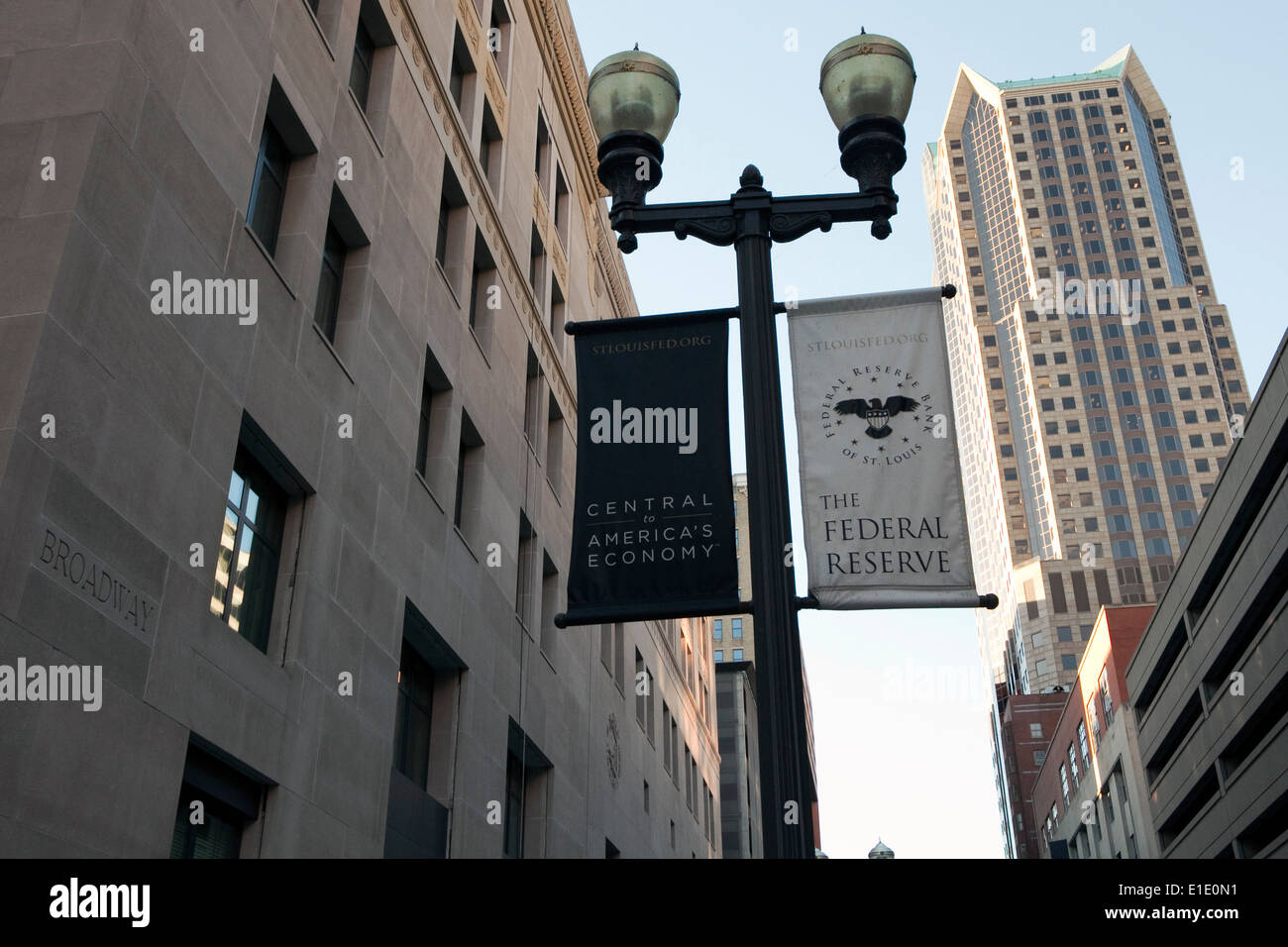 Federal reserve bank of st louis hi-res stock photography and images ...