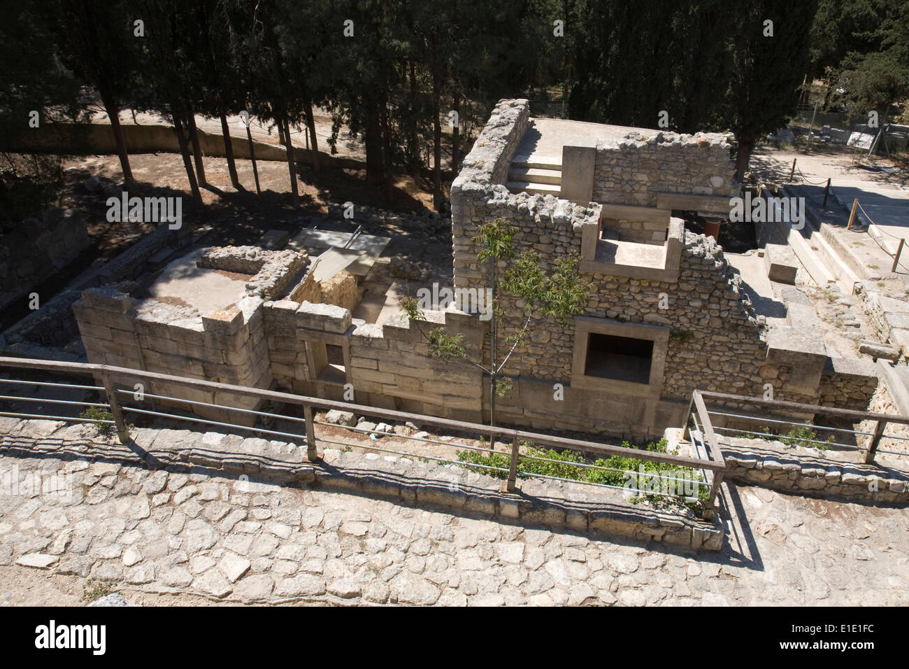 Part of the ancient Minoan palace of Knossos in Crete Stock Photo - Alamy
