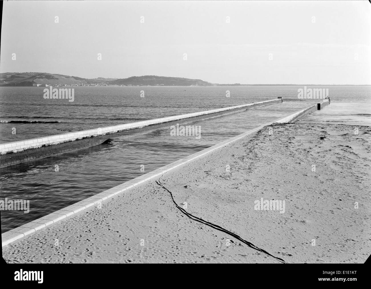 Cais Black and White Stock Photos & Images - Alamy