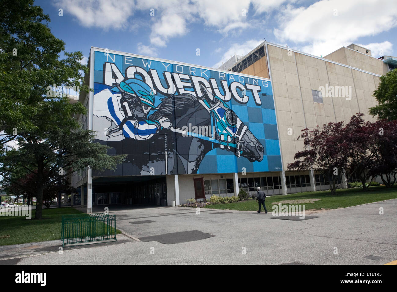 Aqueduct Racetrack Logo