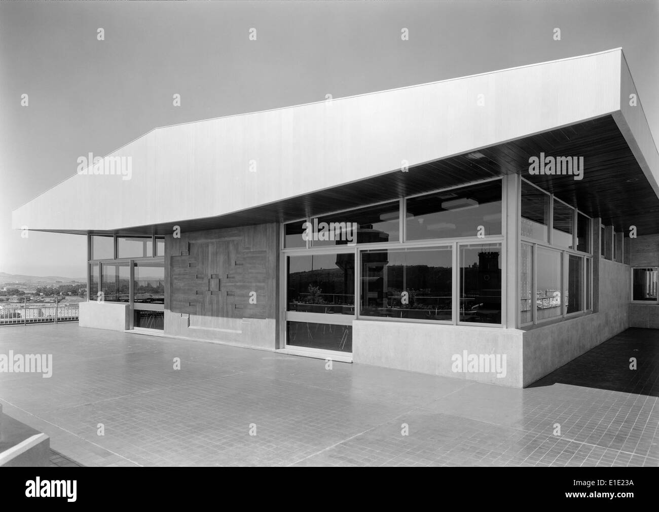 Palácio da Justiça in Lisbon, designed by architect Henrique Horácio ...