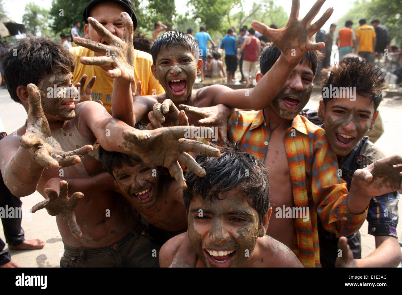 Lahore. 1st June, 2014. Pakistani boys pose for a photo on ...