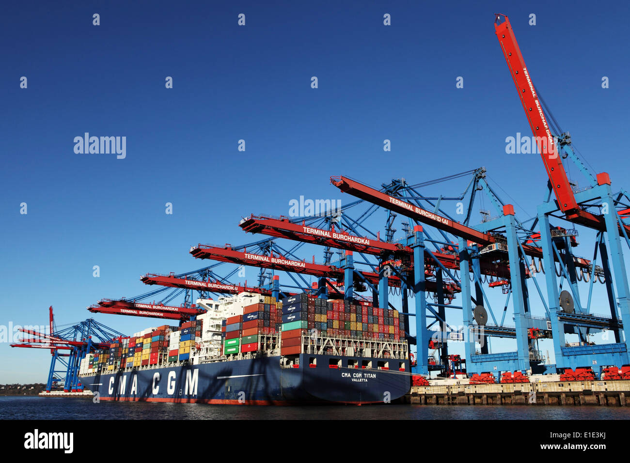 Ships at the Burchardkai container terminal in Hamburg, Germany Stock ...