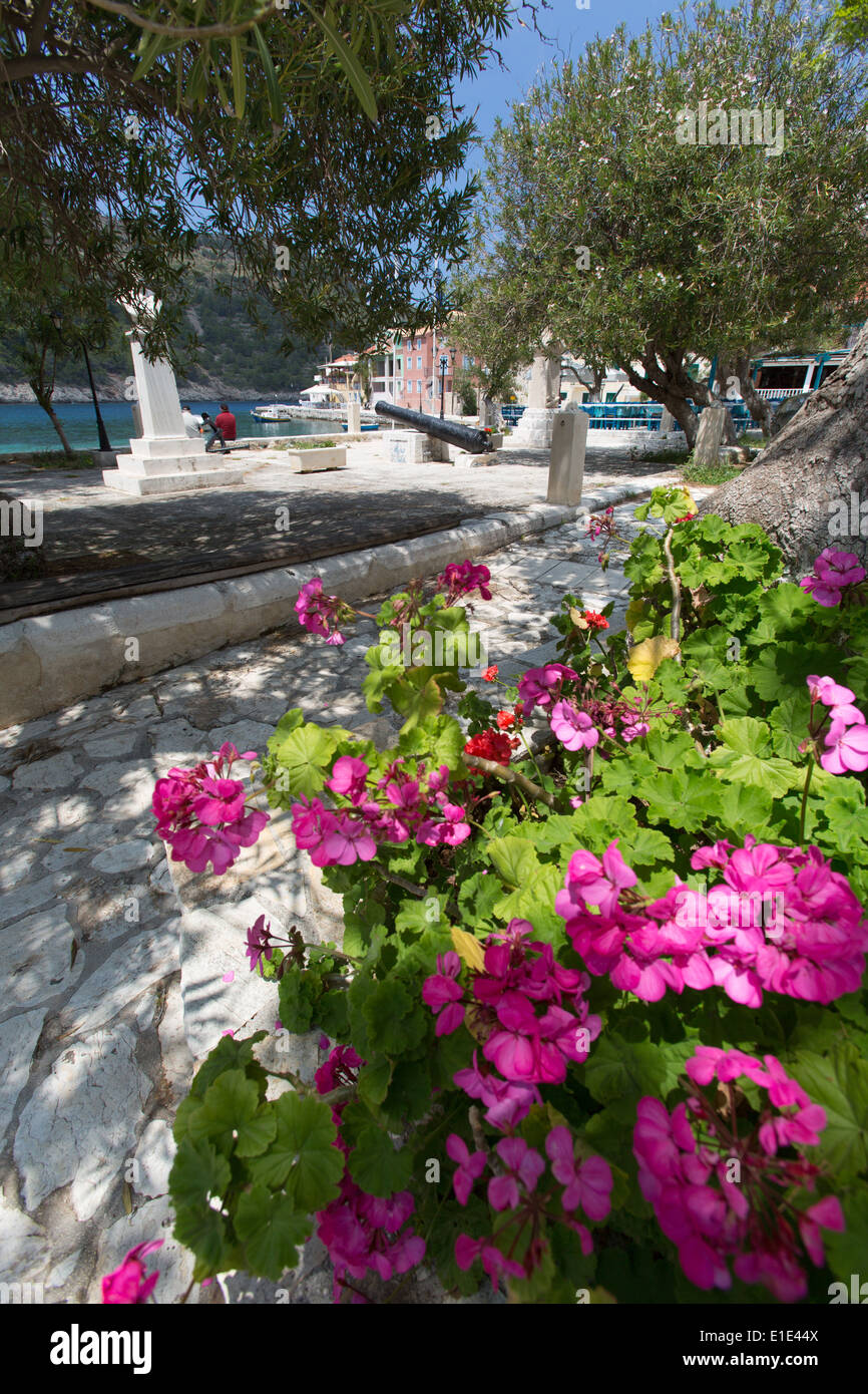 Village of Assos, Kefalonia. Picturesque view of Assos village square ...