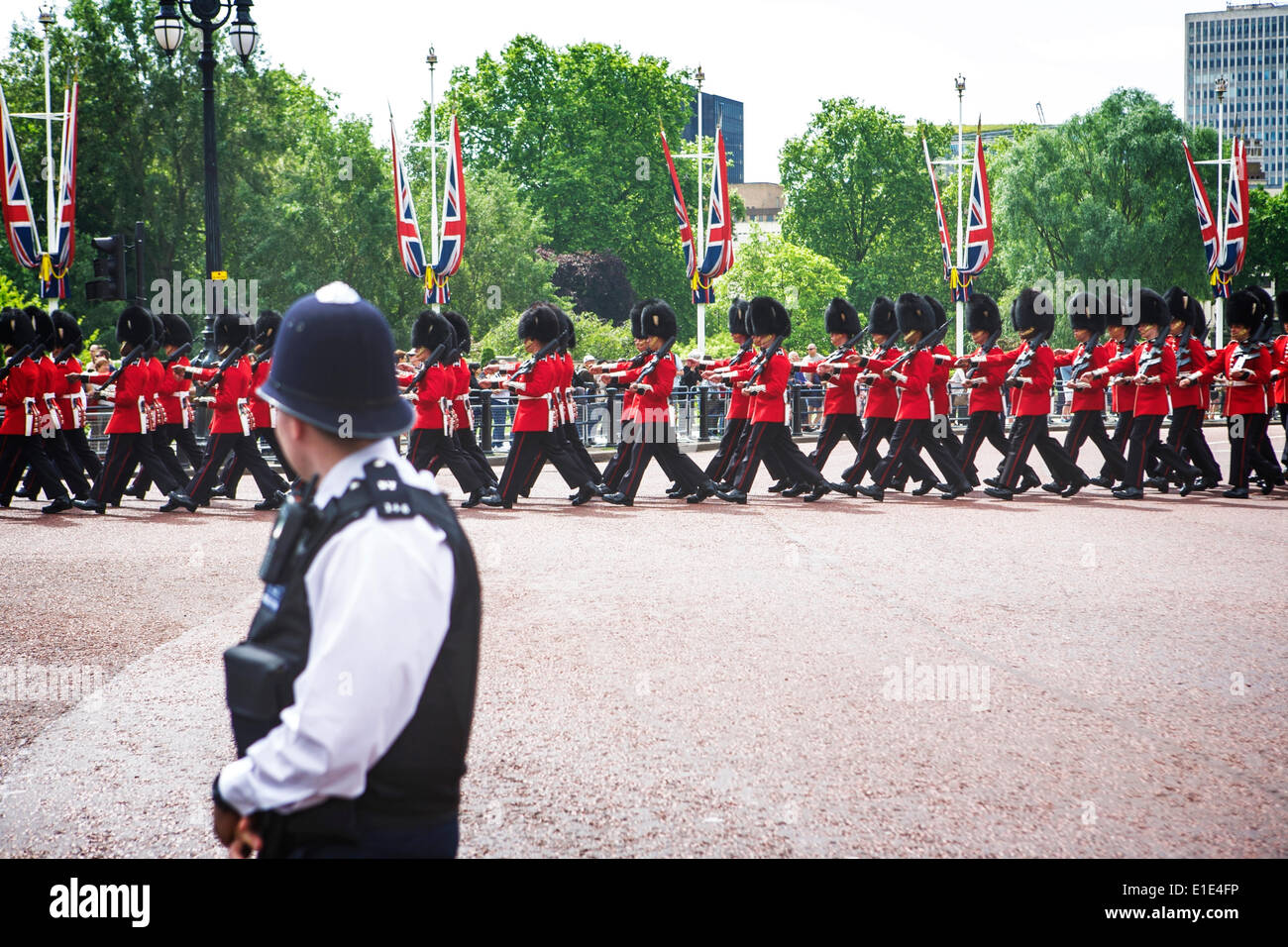 British policeman rear view hi-res stock photography and images - Alamy