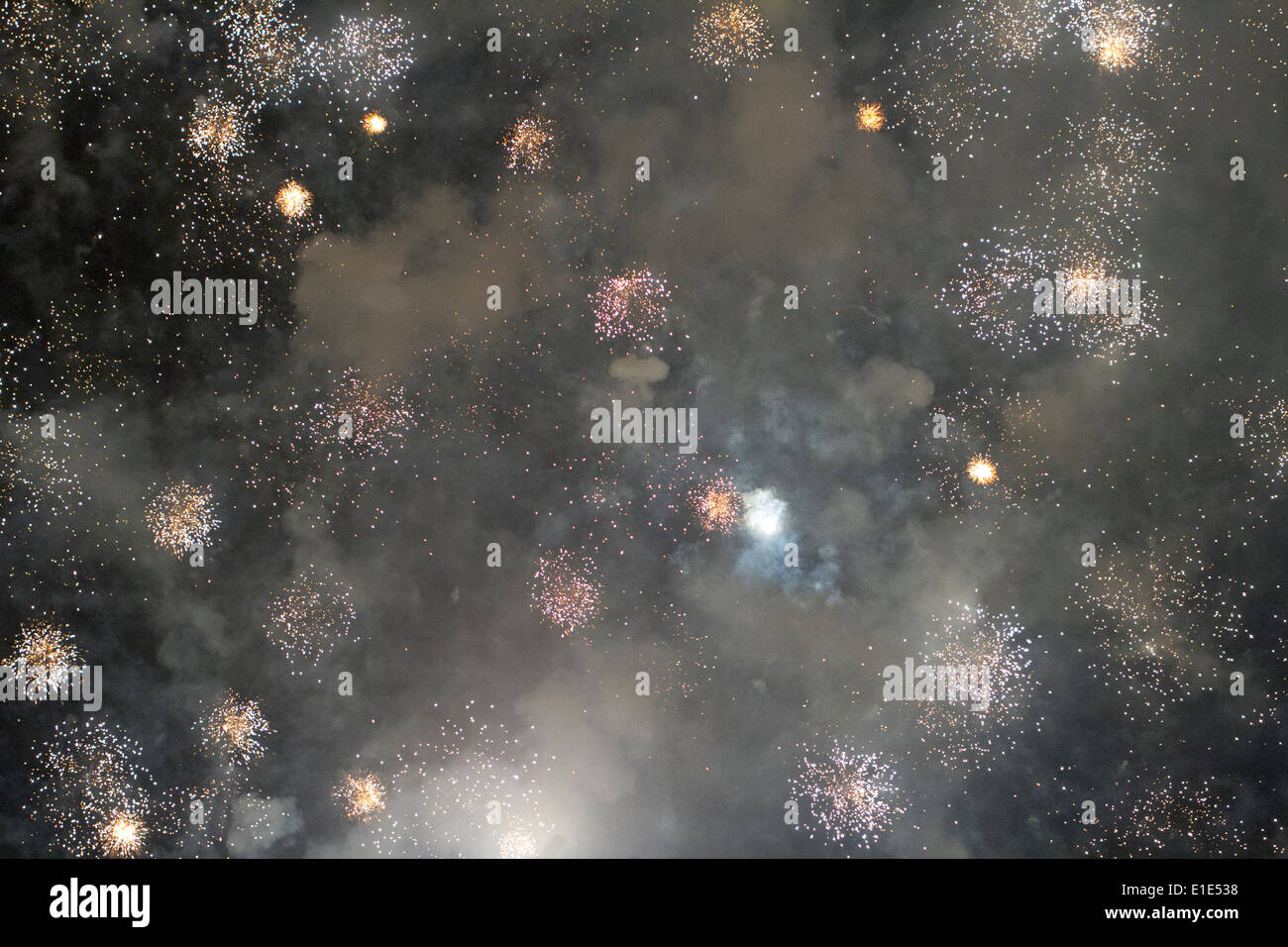 Fireworks sparks particle color hi-res stock photography and images - Alamy