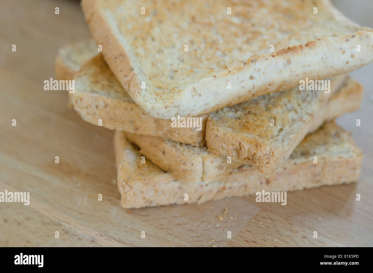 Brown bread slice close hi-res stock photography and images - Alamy