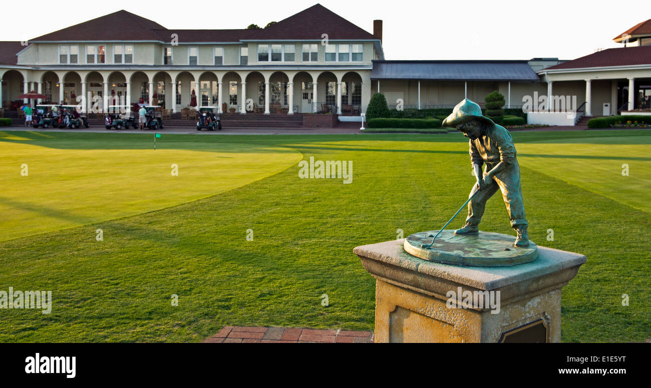 The "Putter Boy" sundial sculpture at Pinehurst Resort and Country Club ...