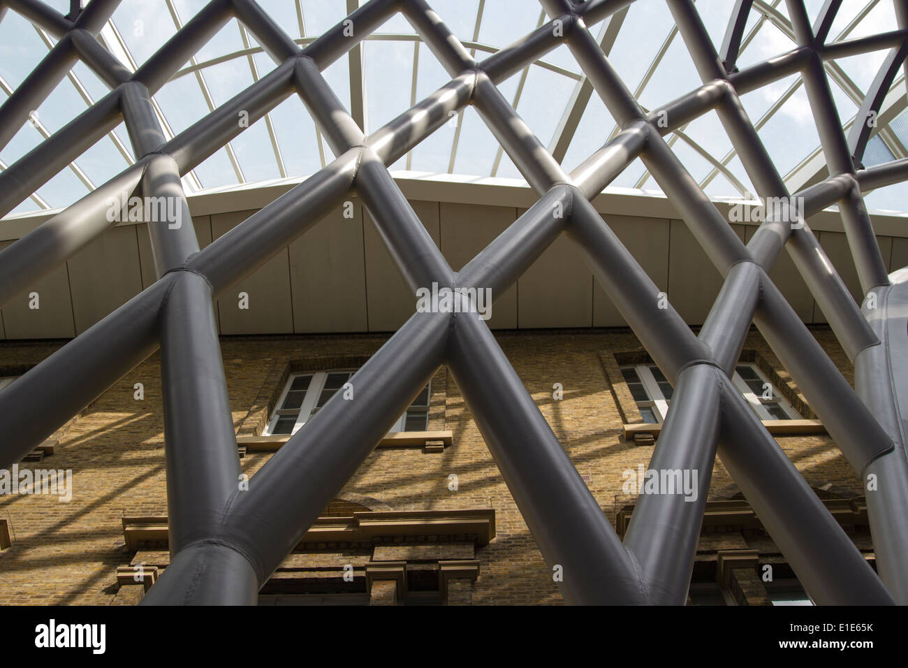 Kings cross platform arch hi-res stock photography and images - Alamy