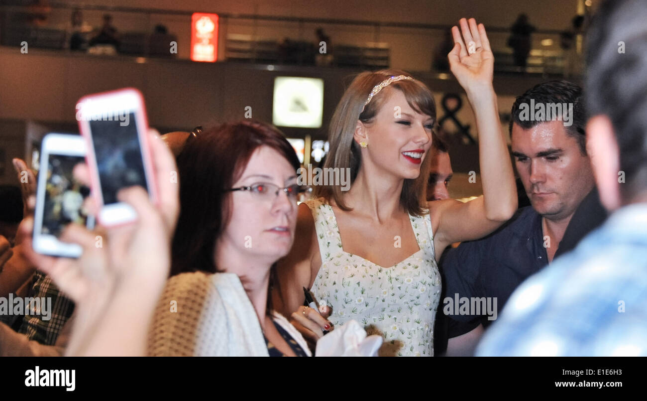 Taylor Swift, May 31, 2014, Tokyo, Japan : Singer Taylor Swift arrives ...