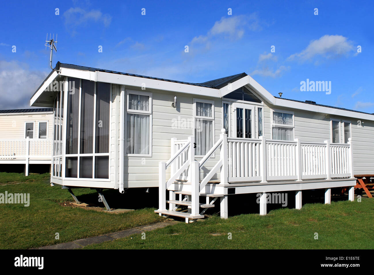 Caravan, side view hi-res stock photography and images - Alamy