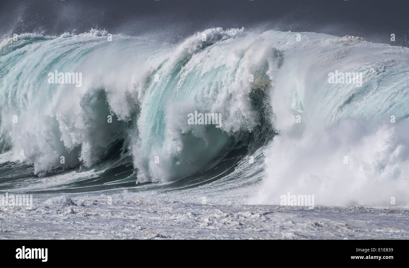 Giant sea wave shore hi-res stock photography and images - Alamy