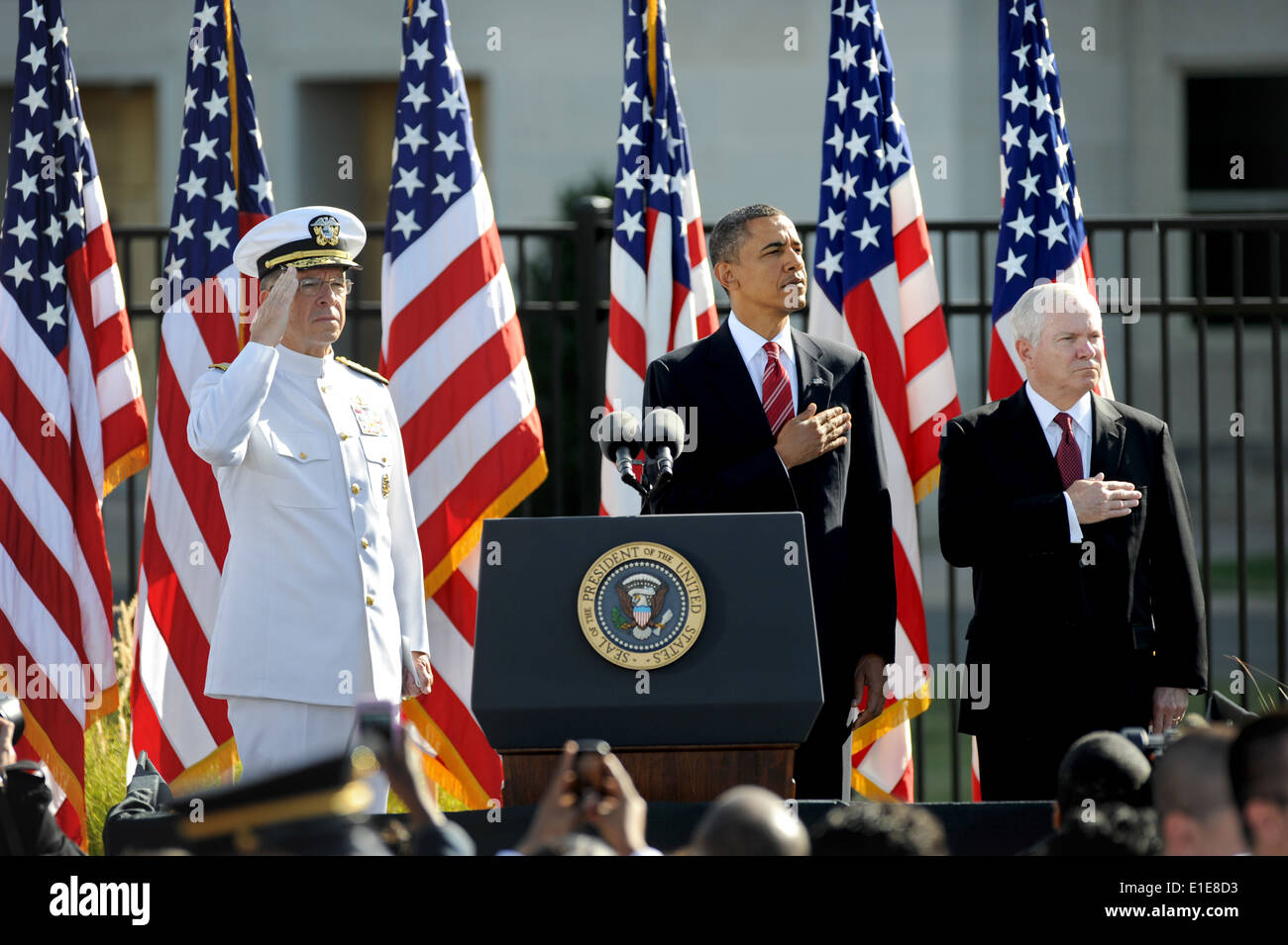 Robert gates obama hi-res stock photography and images - Alamy