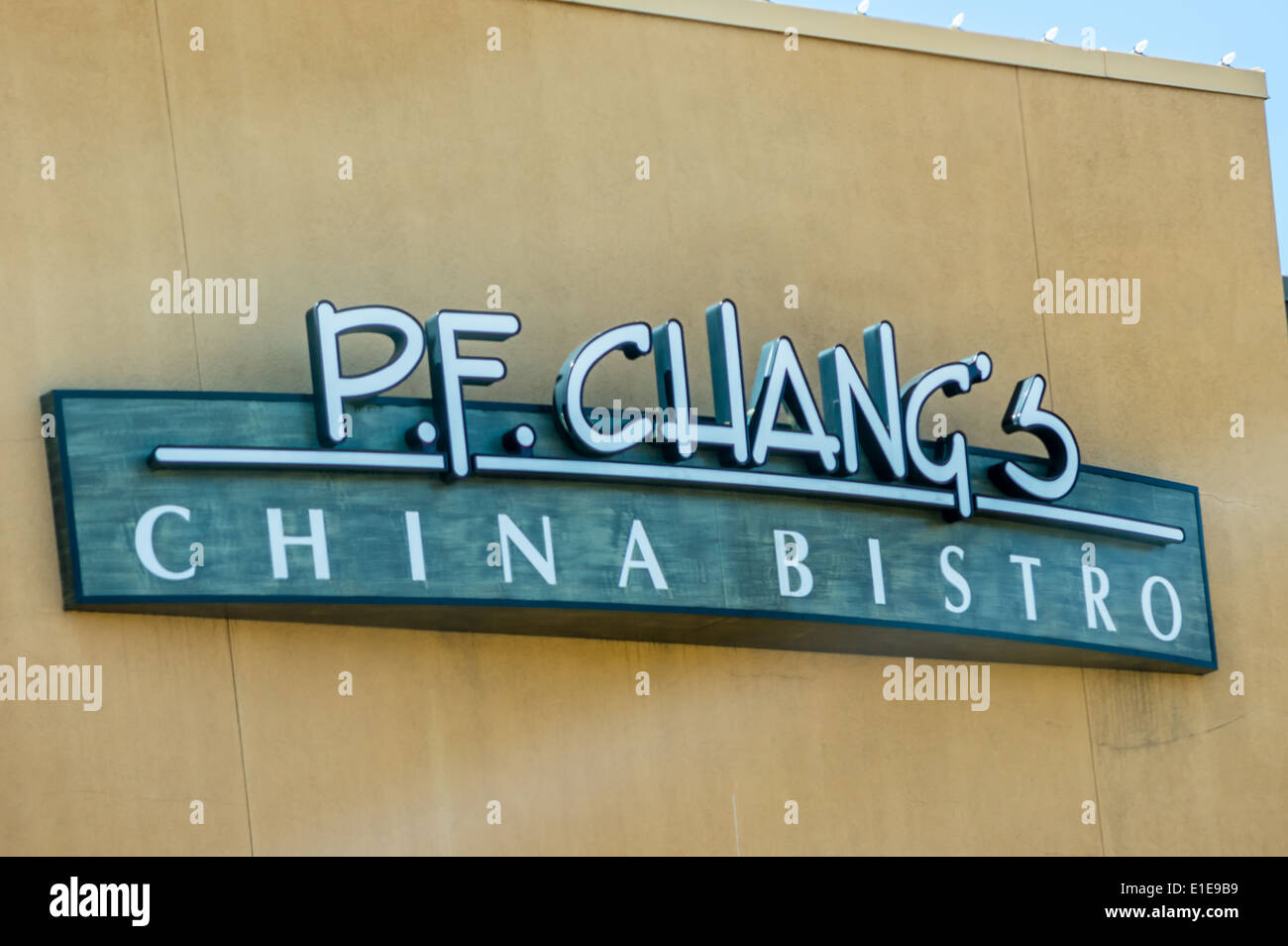 PF Chang's China Bistro is a restaurant chain with a Chinese menu theme. Tigard, Oregon Stock ...