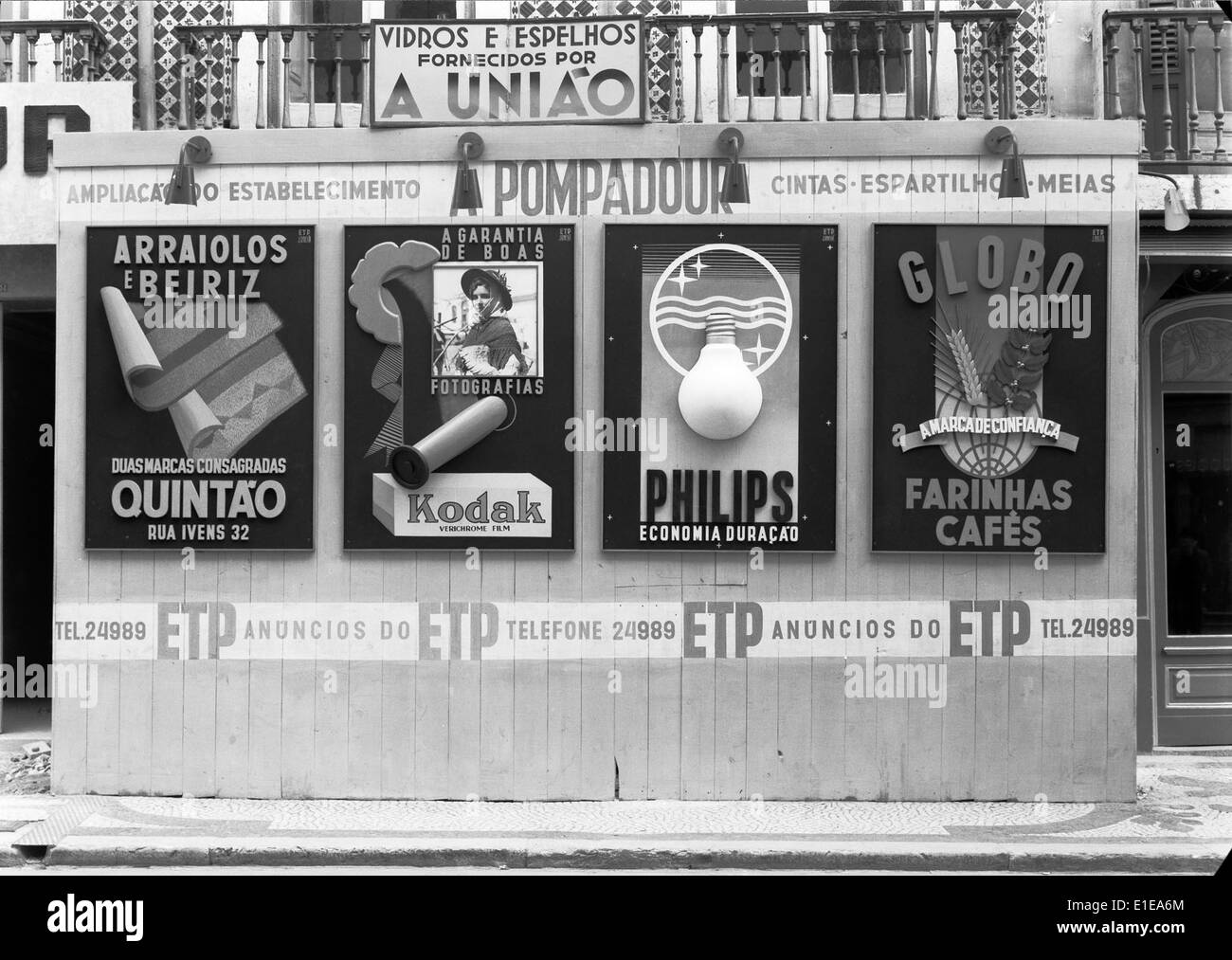 To advertising boards Black and White Stock Photos & Images - Alamy