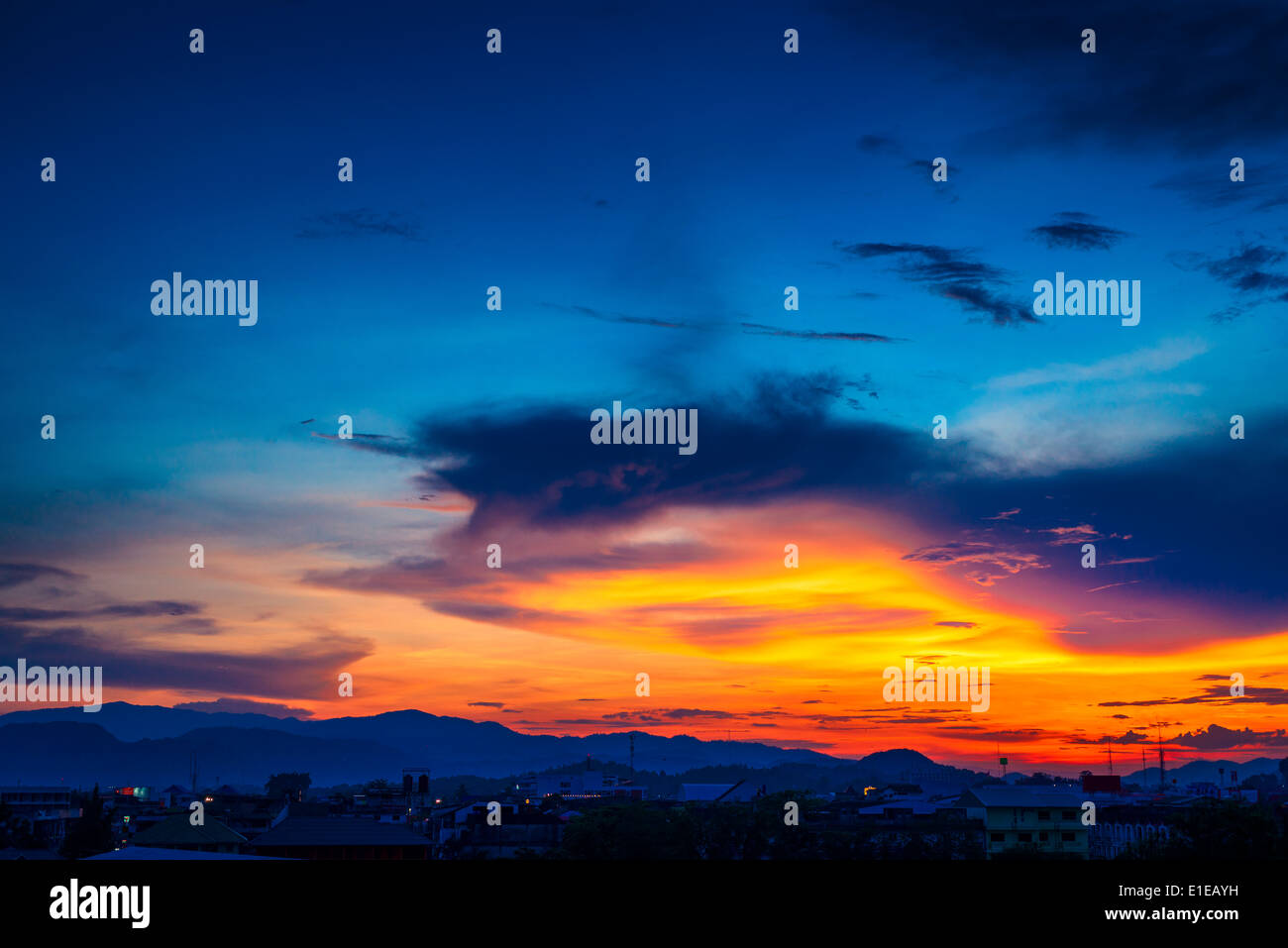 Sky explosion hi-res stock photography and images - Alamy