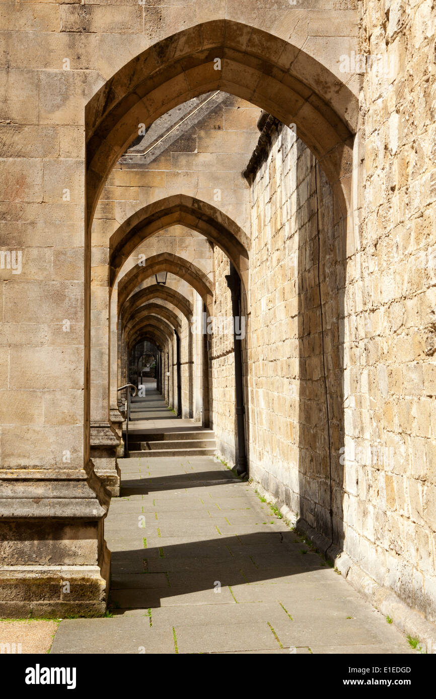 Archway at the south side of Winchester Cathedral Stock Photo - Alamy