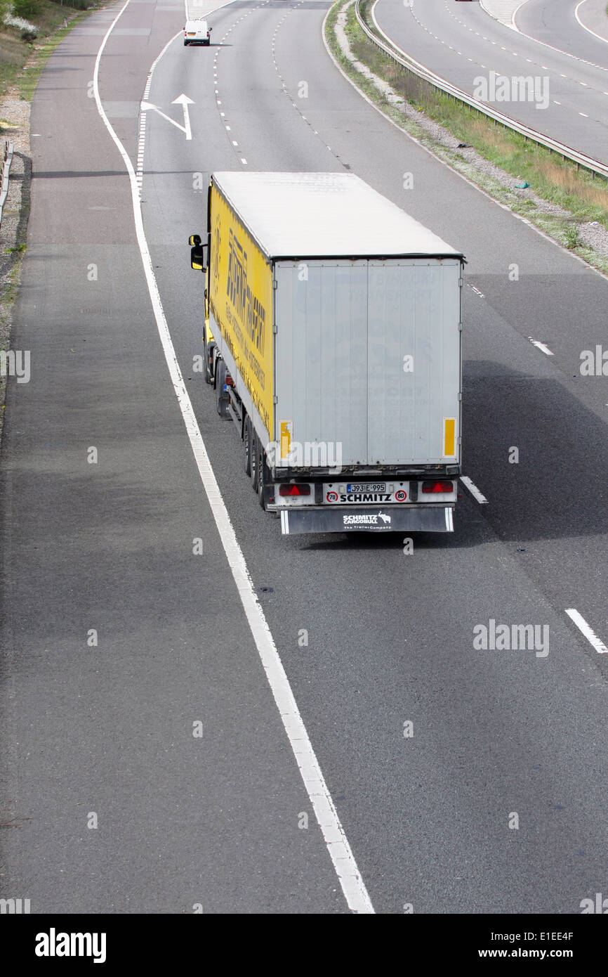 Continental lorry uk motorway hi-res stock photography and images - Alamy