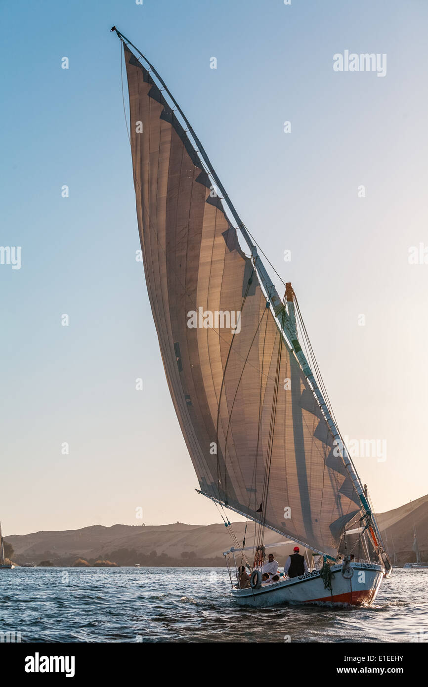 Traditional egyptian fishing boat on hi-res stock photography and ...