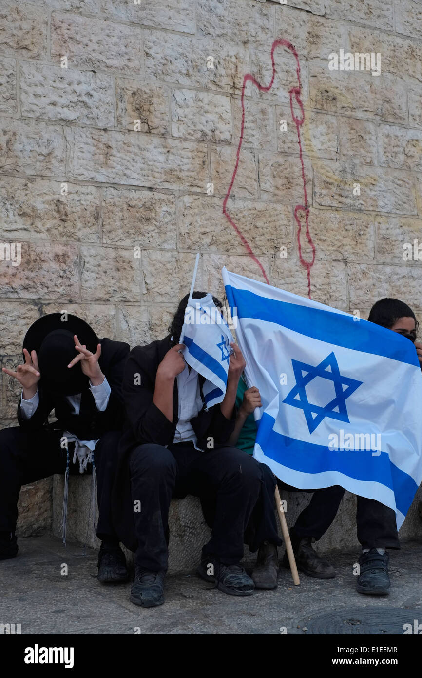 Israel graffiti jewish orthodox hi-res stock photography and images - Alamy
