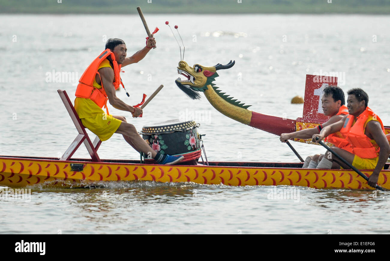 Miluo dragon boat hi-res stock photography and images - Alamy