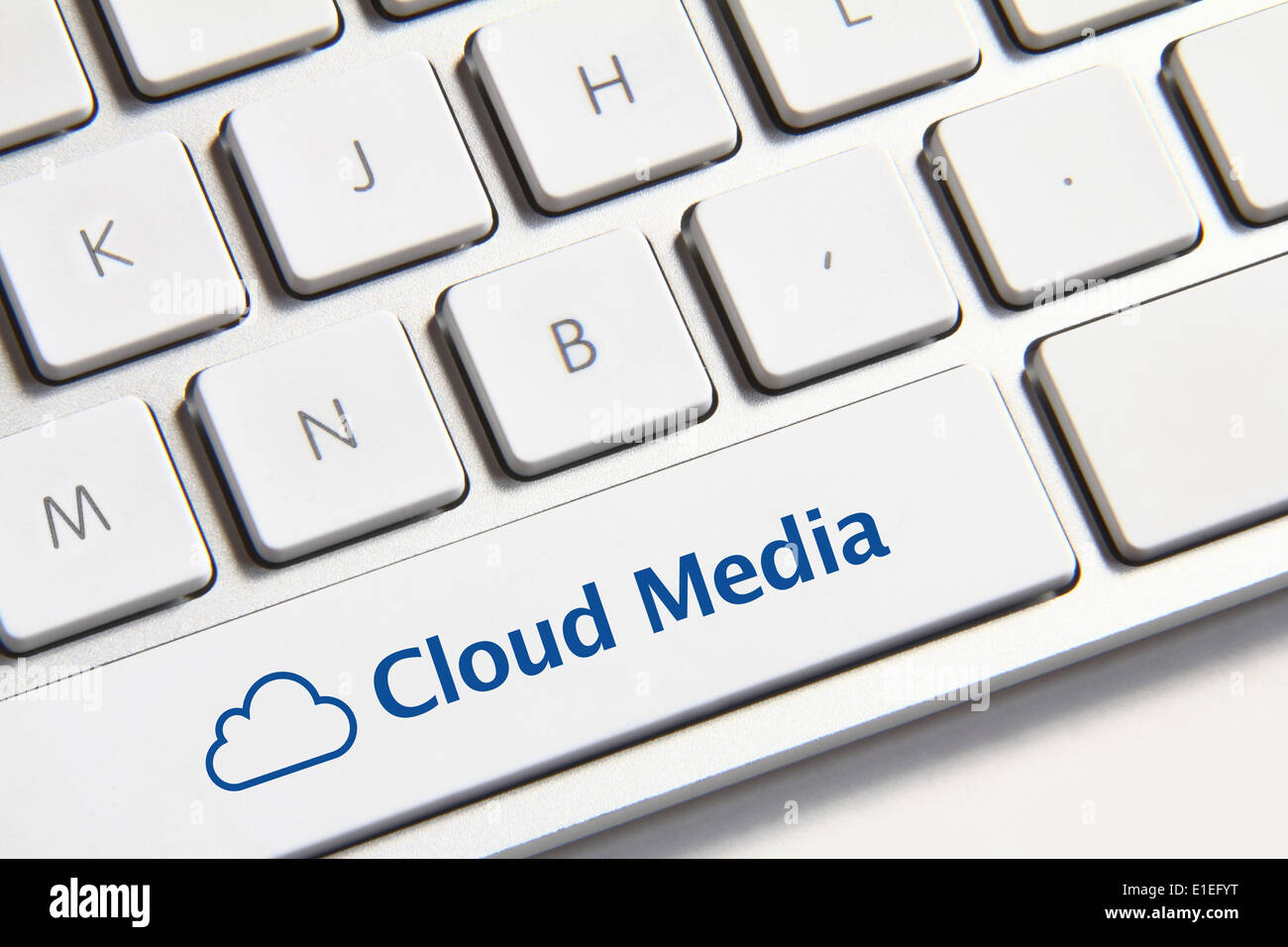 Cloud Media icon on white keyboard button Stock Photo - Alamy